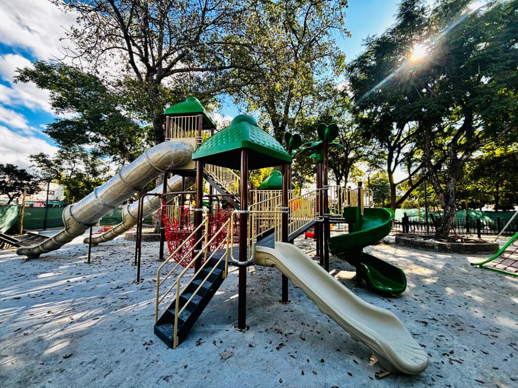 JUEGOS INCLUSIVOS Y MODERNOS TRANSFORMAN PLAZA SAN MARTÍN – Orán